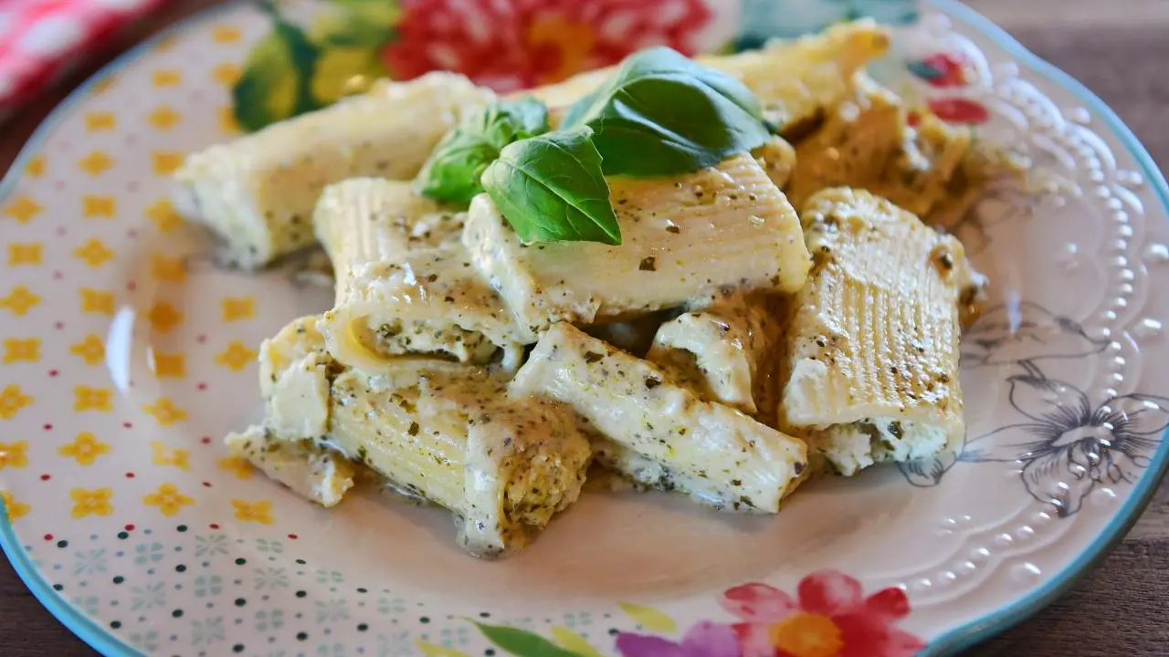 Cheesy Stuffed Pasta Recipe | Ree Drummond | Food Network