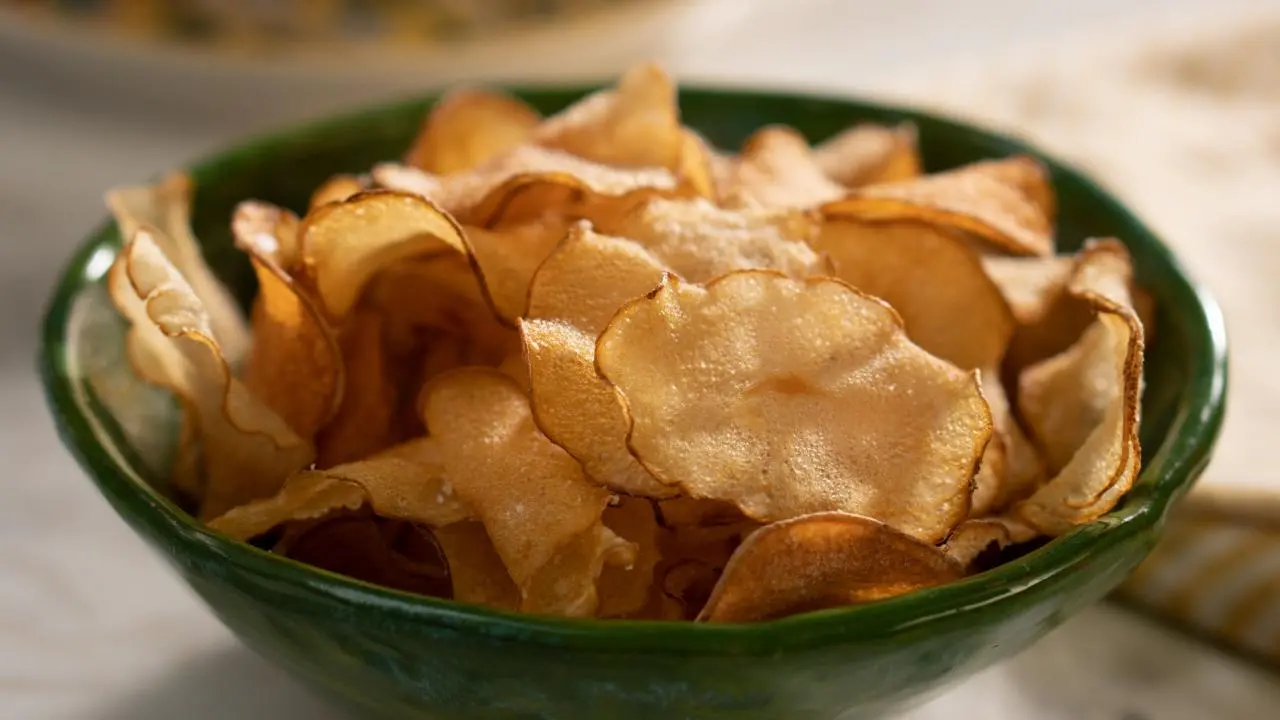 Homemade Salt and Vinegar Chips Recipe | Valerie Bertinelli | Food Network