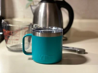 Coffee travel mug with handle store