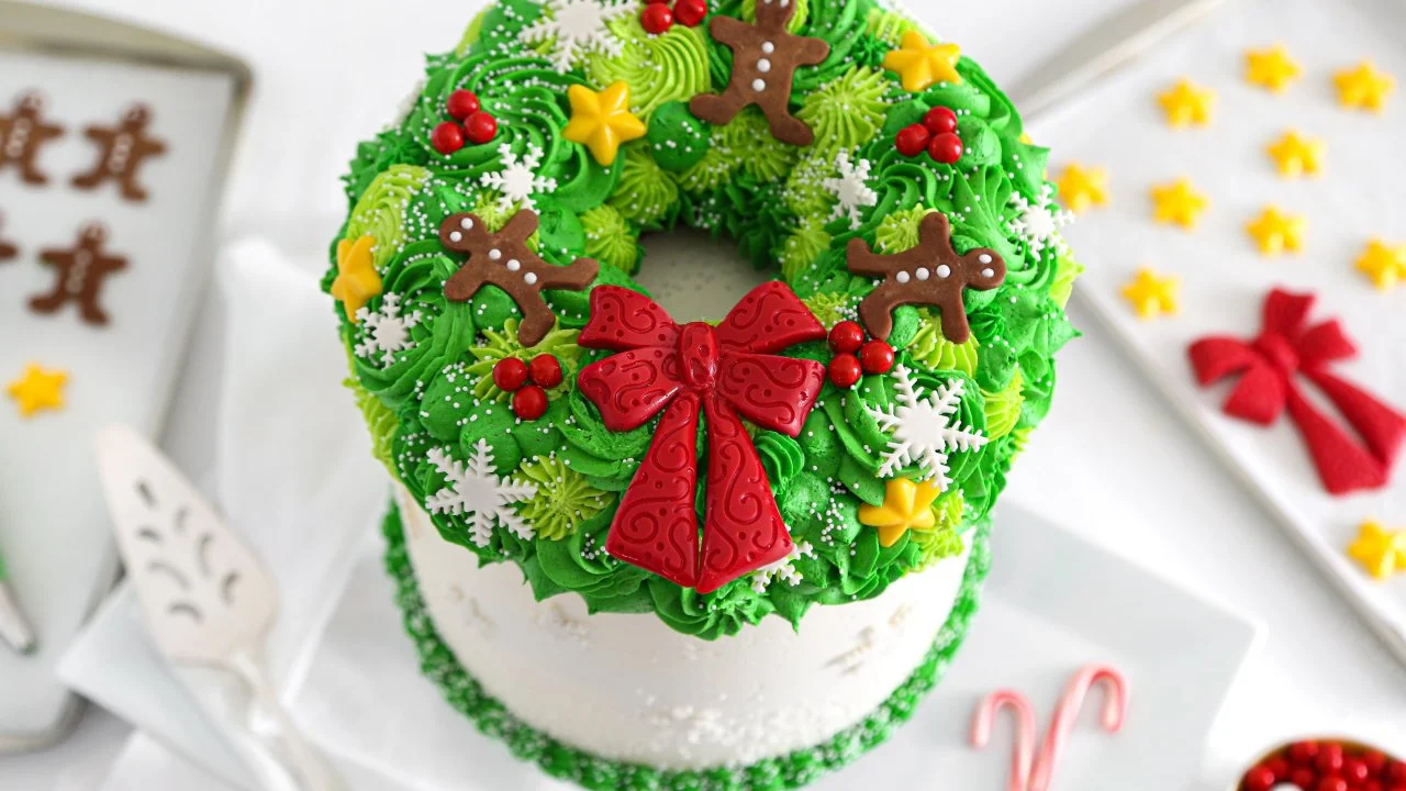 Christmas themed cakes store