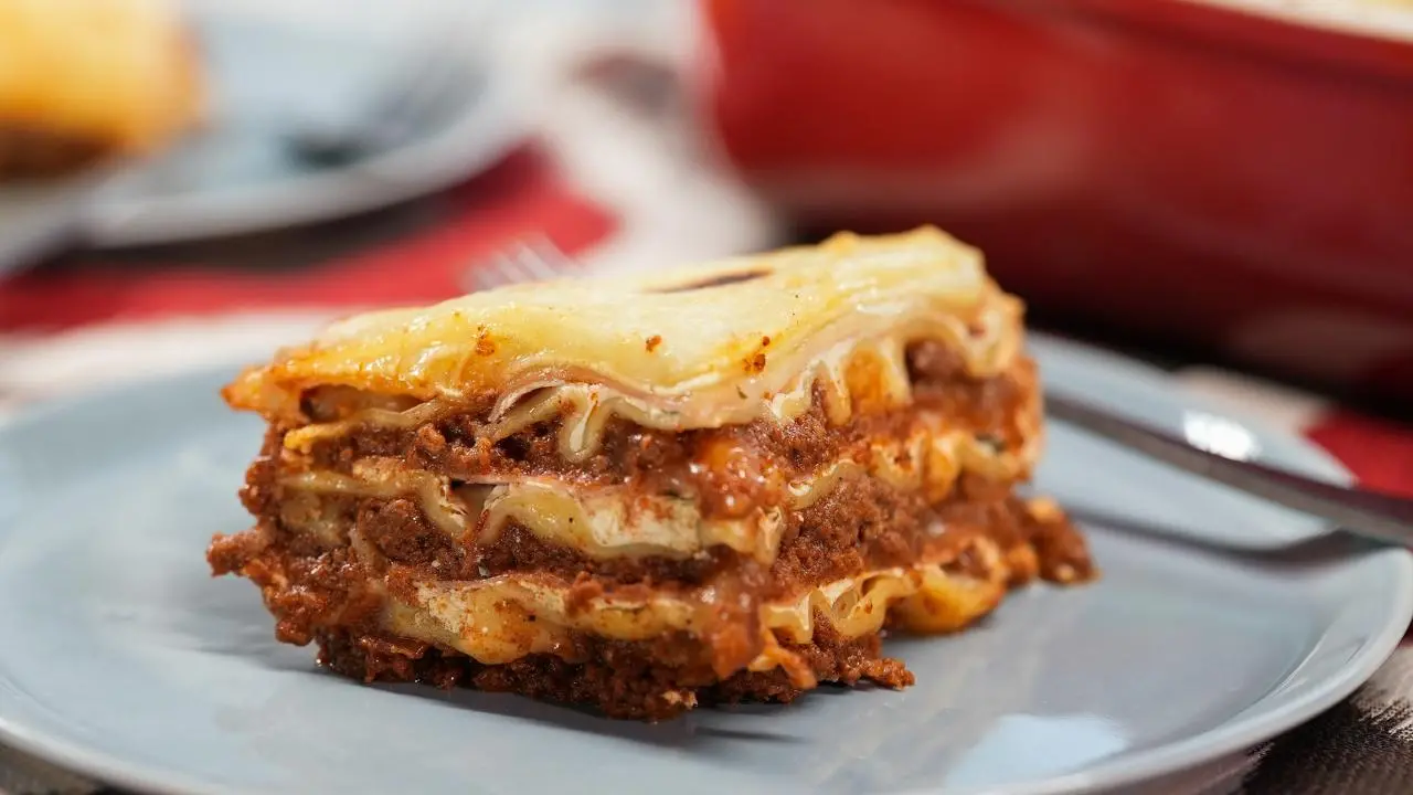 Super Cheesy Hometown Lasagna Recipe | Katie Lee Biegel | Food Network