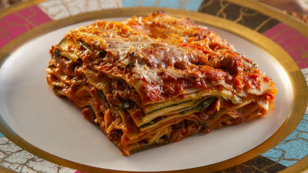 🍲 Lasagna Bolognese – Layered Pasta, Slow-Cooked Ragu & Béchamel: The ...