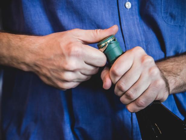 How to Open a Wine Bottle With a Wine Opener | Cooking School | Food ...