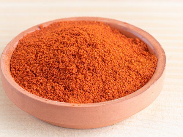 Cayenne Versus Chili Powder: What’s the Difference? | Cooking School ...