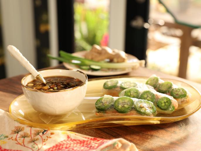 Crispy Salmon Summer Rolls Recipe | Valerie Bertinelli | Food Network