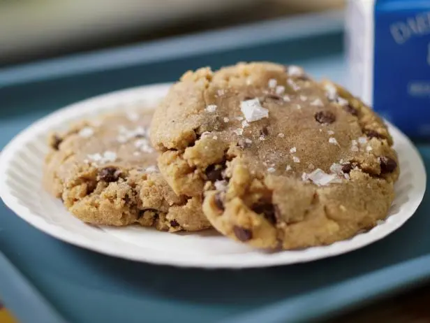 Gooey Cafeteria Chocolate Chip Cookies Recipe | Jeff Mauro | Food Network