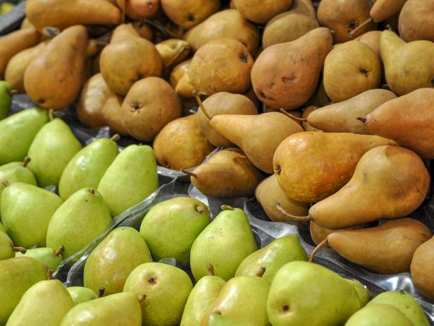 In Season: Pears | Everything to Know about Pears | Cooking School ...