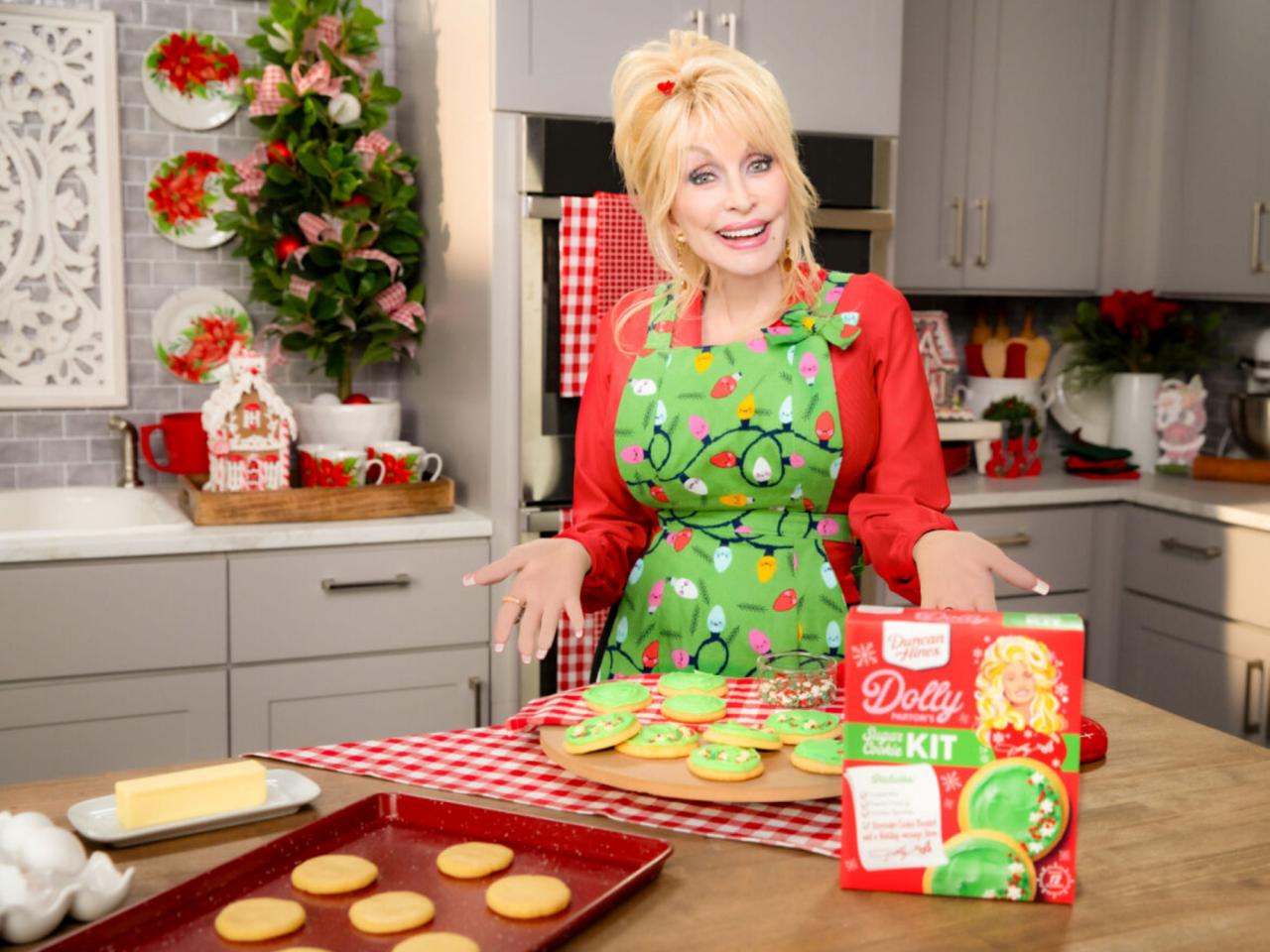 Dolly Parton Now Has Her Own Holiday Cookie Kit | FN Dish - Behind-the ...