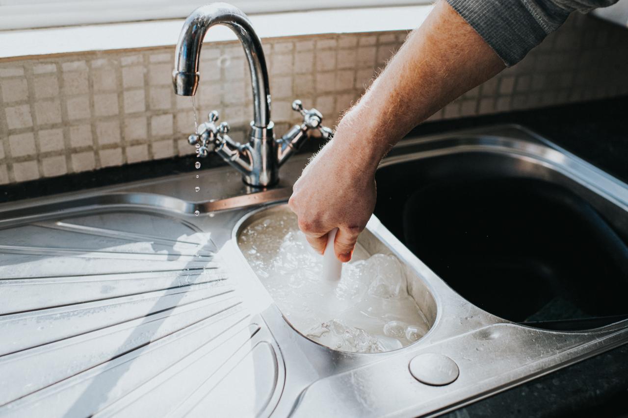 The Best Ways to Unclog a Kitchen Sink, According to Plumbers | Cooking ...