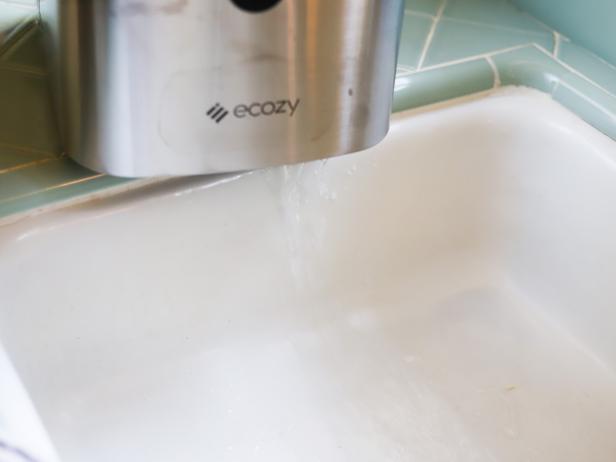 6 Best Countertop Ice Makers 2024 Reviewed | Shopping | Food Network