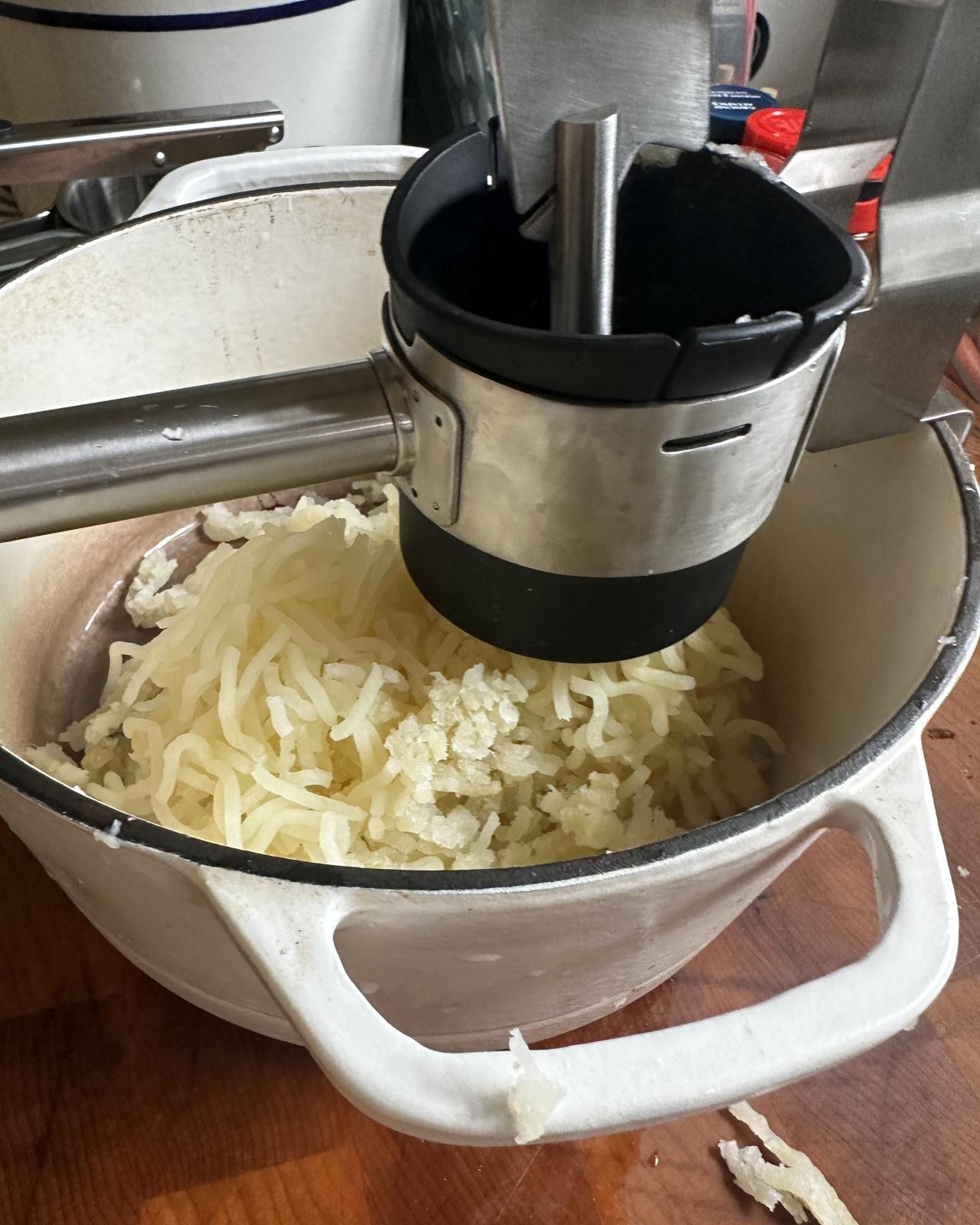 5 Best Potato Ricers 2024 Reviewed | Shopping | Food Network