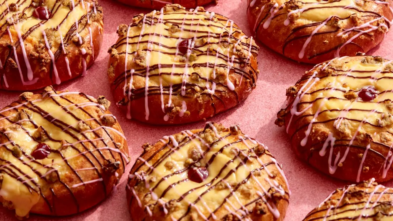 Cannoli Brioche Buns Recipe | Food Network Kitchen | Food Network