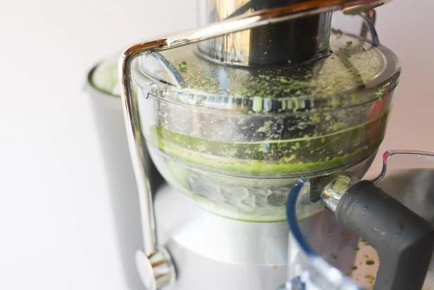 Breville Juice Fountain Cold Juicer Review 2025 | Food Network