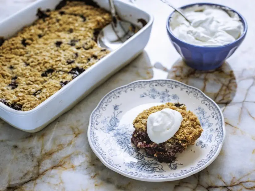 Blueberry Crisp Dump Cake Recipe Ree Drummond Food Network