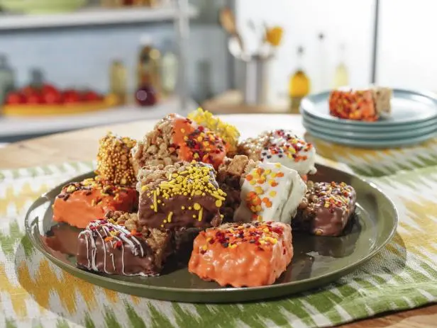 Sunny's Easy Fall Vibes Rice Cereal Treats Recipe | Sunny Anderson ...