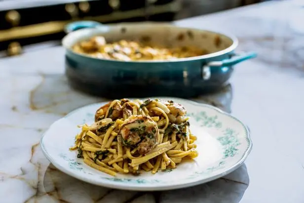 Creamy Shrimp Pasta Recipe | Ree Drummond | Food Network