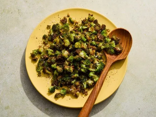 10-Minute Crispiest Ever Skillet Broccoli Recipe | Food Network Kitchen ...