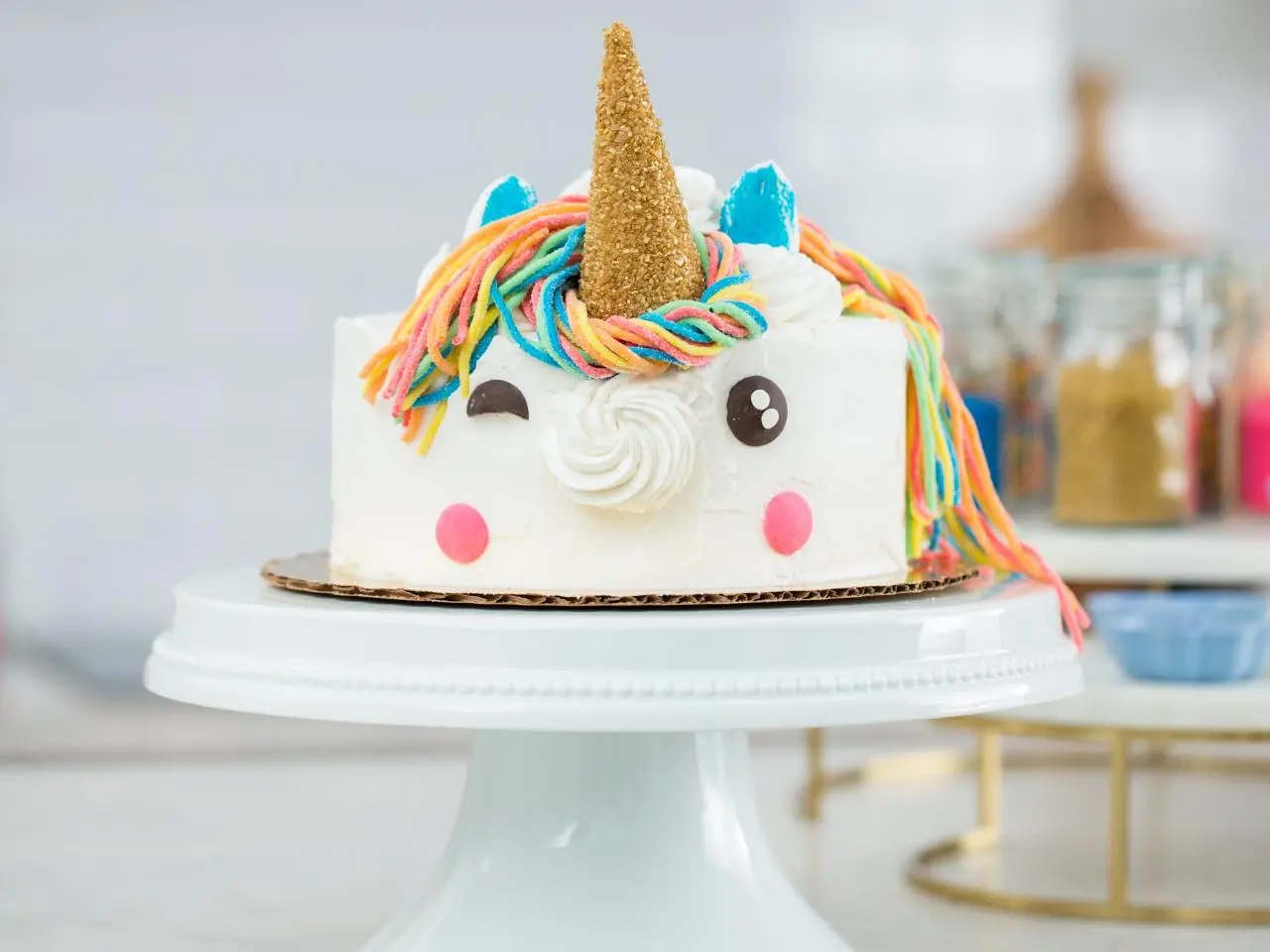 how to make a unicorn cake horn