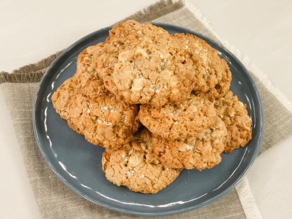 Sweet 'n' Salty Oatmeal Cookies Recipe | Dan Langan | Food Network