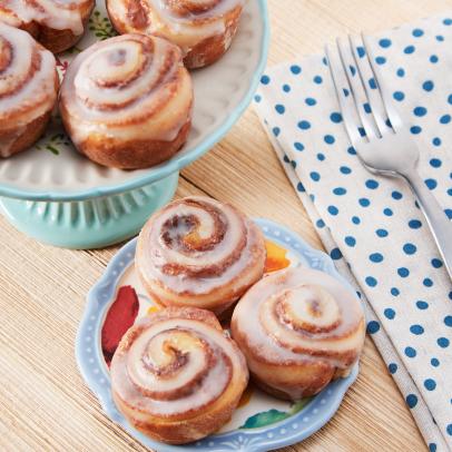 8 Store-Bought Holiday Breakfast Foods from Walmart | Shopping | Food ...