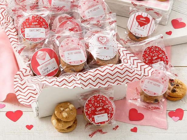 20 Food-Themed Valentine's Cards and Boxes for School Kids | FN Dish ...