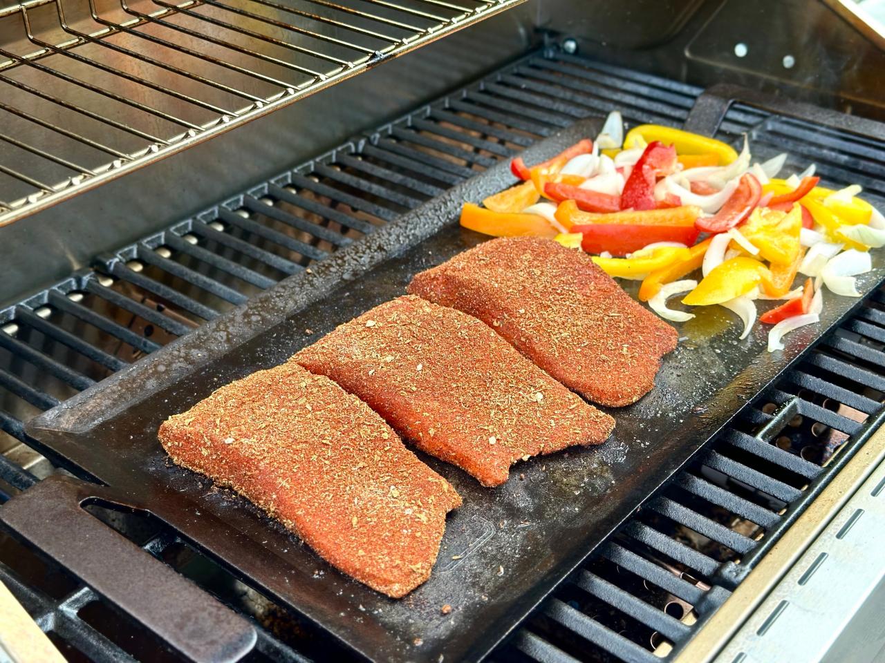 Made In Cookware Carbon Steel Griddle Review 2024 | Shopping | Food Network