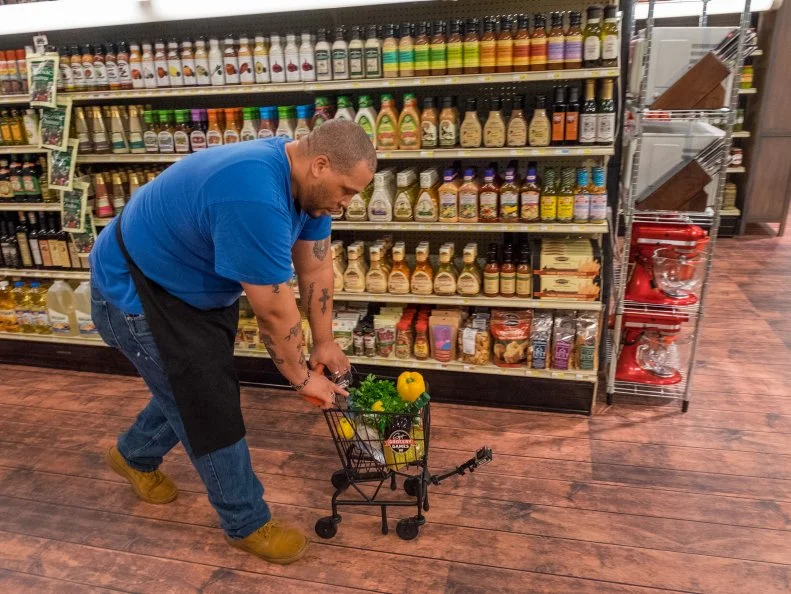 10 Smart Shopping Lessons Learned from Flavortown Market | Food Network