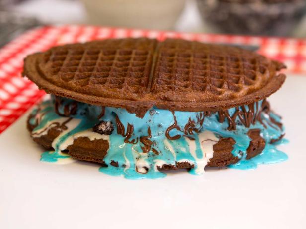 DK's Donuts & Bakery | Restaurants : Food Network | Food Network