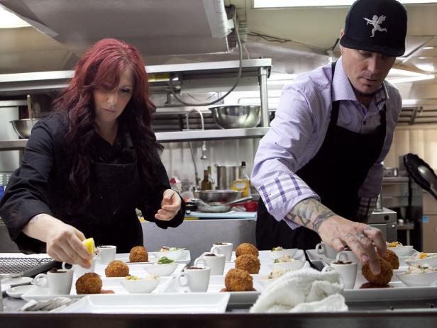 Sink or Swim | Rachael vs. Guy: Celebrity Cook-Off | Food Network