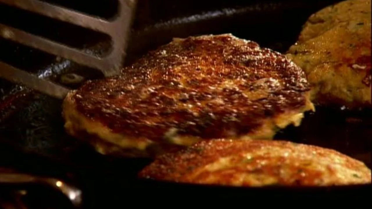 Jammin' Salmon Burgers Recipe | Food Network