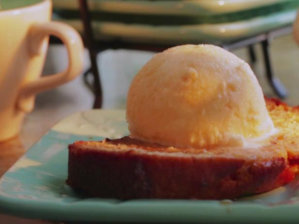 Damaris' Bananas Foster Bread | Food Network