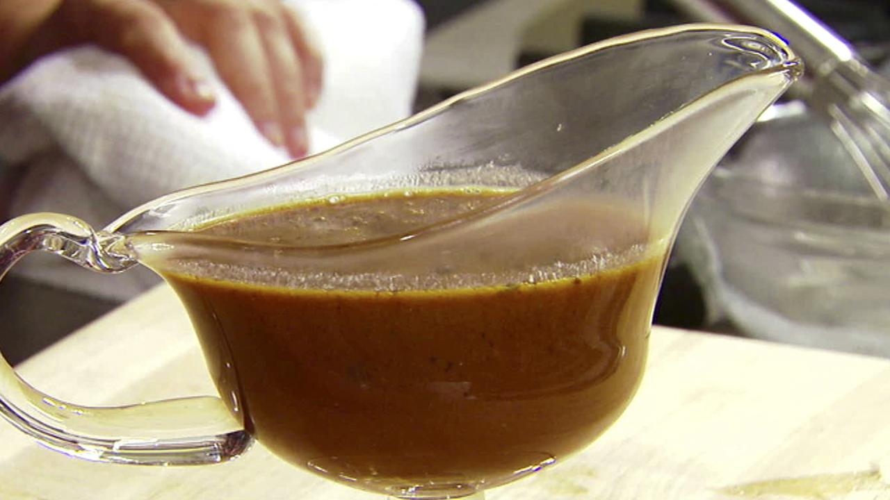 Guaranteed No-Lump Gravy | Food Network