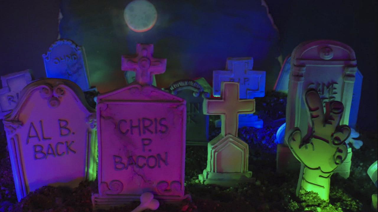 3D Cookie Graveyard | Food Network