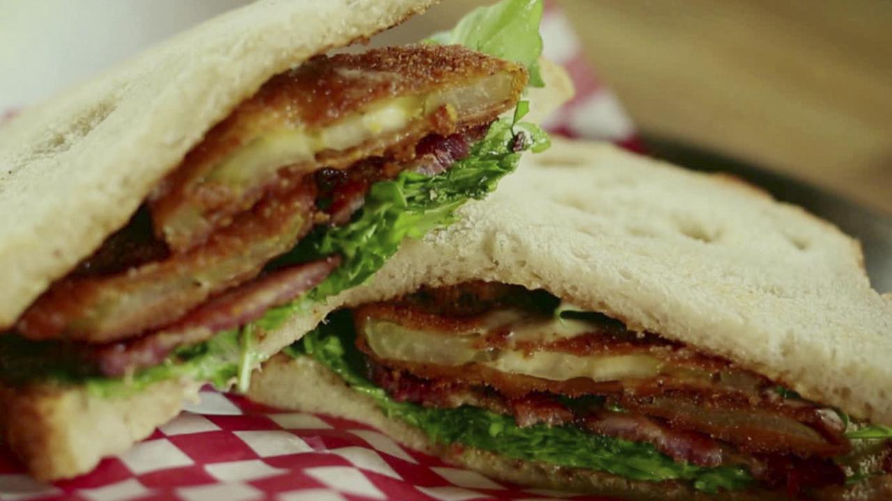 BAT Sandwich a Stockyard Hit | Food Network