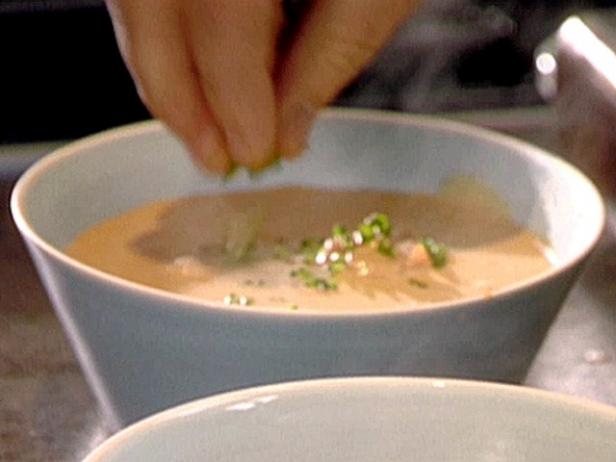 Tyler's Ultimate Ultimate Fish and Chips Highlight Videos: Food Network ...